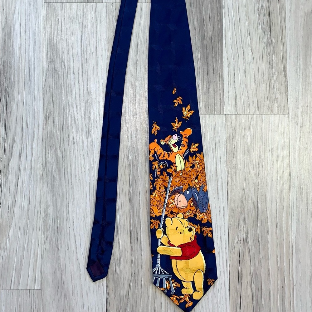 Vintage 90s Disney Pooh Tigger Eyore Fall Autumn Neck… - Gem